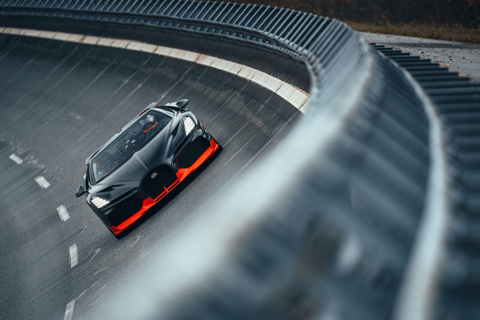 A record-breaking force of nature: the Bugatti W16 Mistral sets a new ...