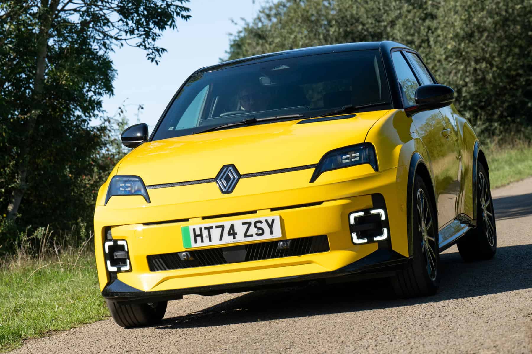 Renault 5 review: Retro electric star goes straight to the top of the ...