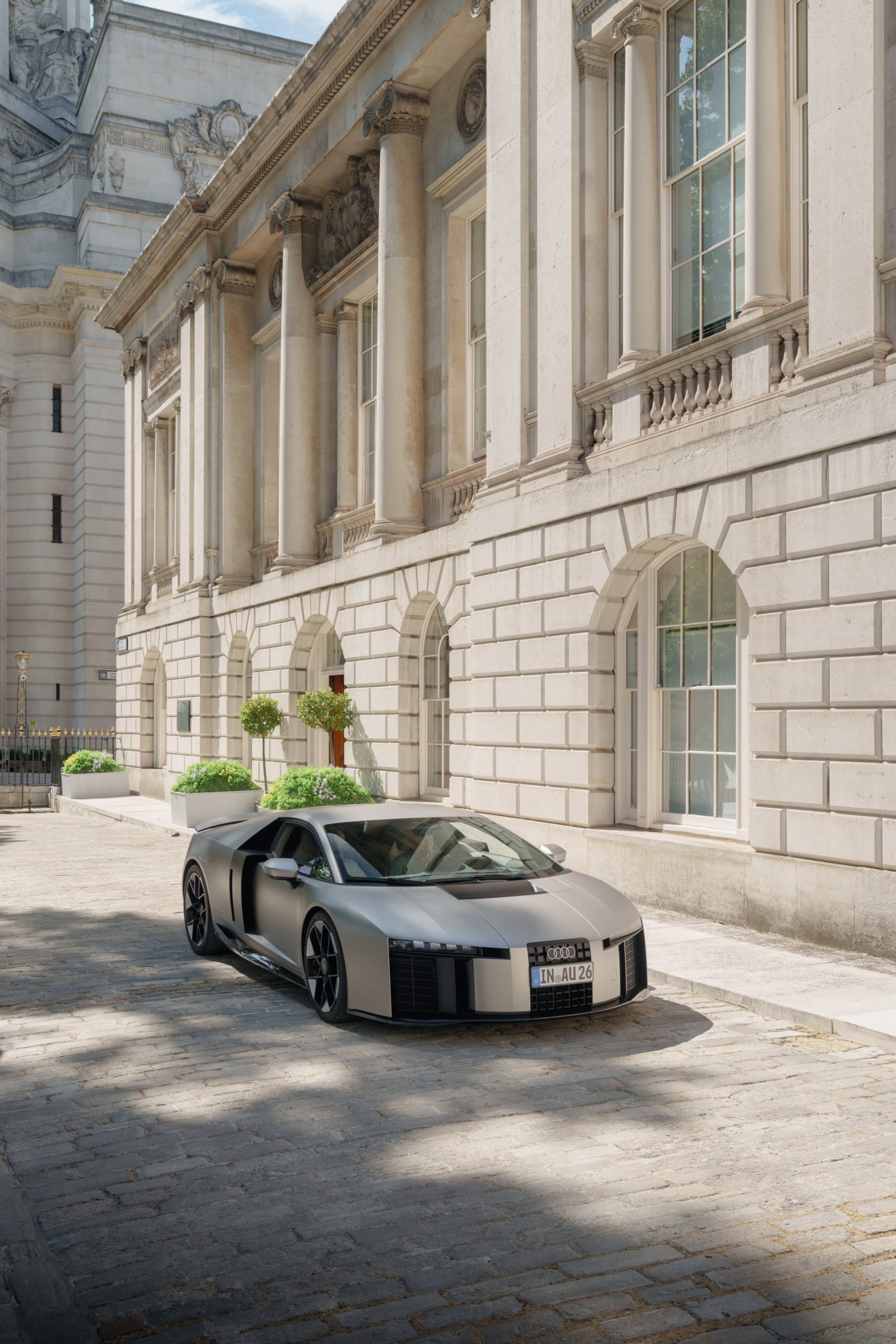 Audi Nuvolari Revealed With 1 001PS Hybrid V8 And A 217mph Top Speed audi-nuvolari-revealed-with-1-001ps-hybrid-v8-and-a-217mph-top-speed